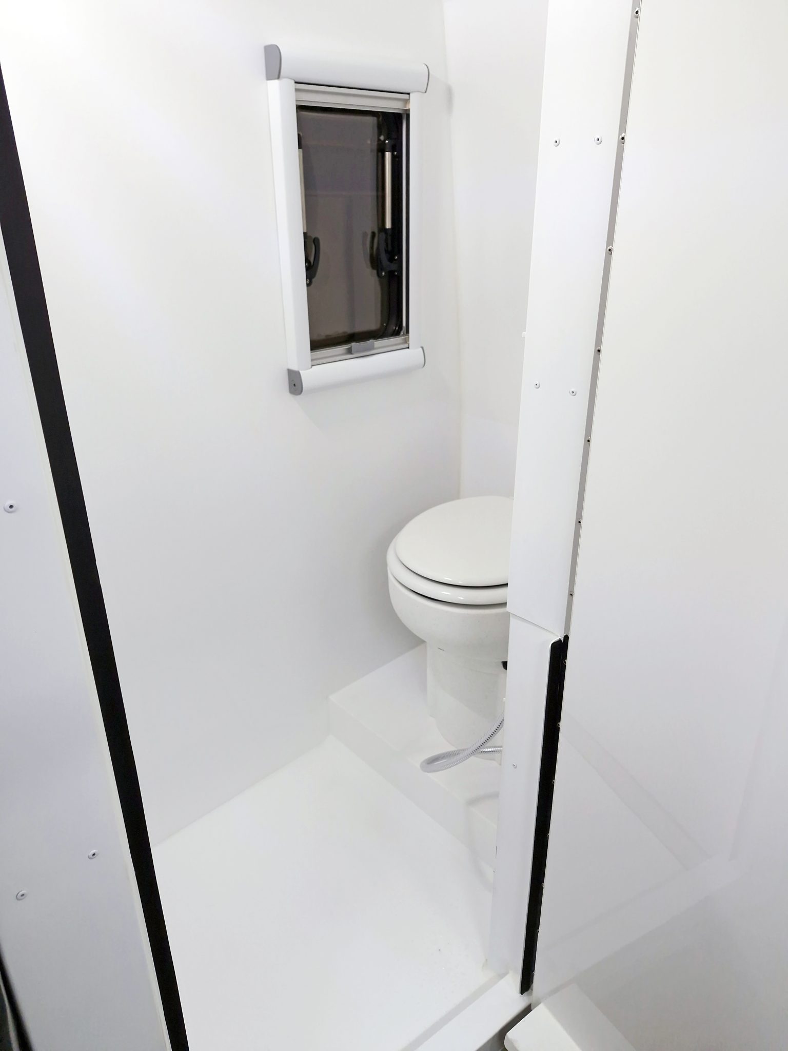 AOR Matrix 17'6" - Australian Off Road Caravan