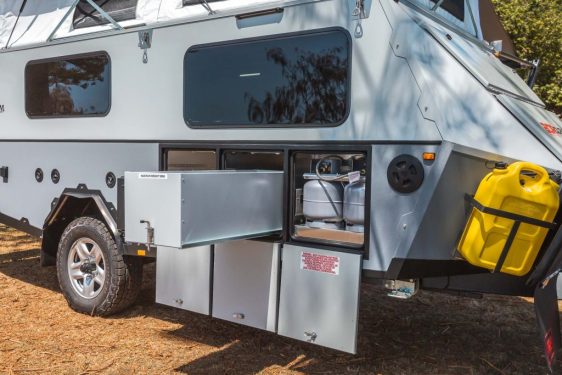 AOR Quantum + 16'2" - Australian Off Road Hybrid Camper